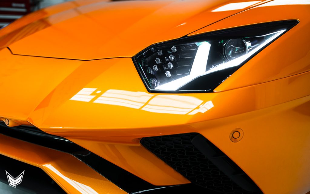 Lamborghini Aventador S – Explosive Curiosity